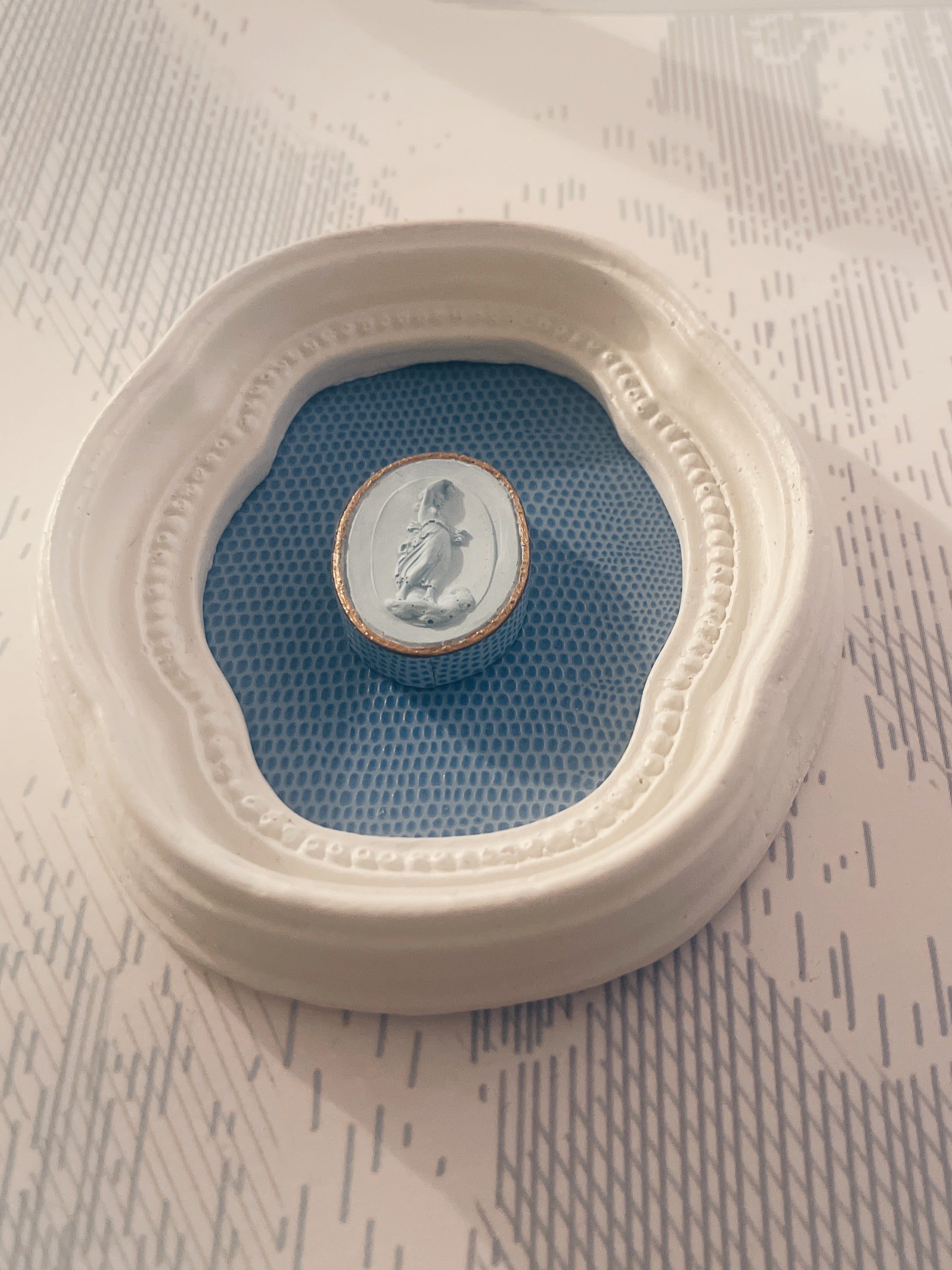 Intaglio Nº 13 – Miss Parfaite